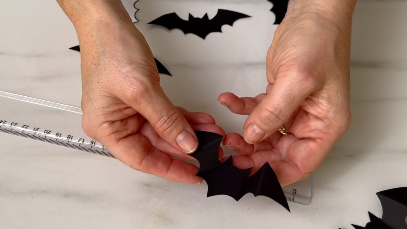 Fledermäuse basteln – Kostenlose Vorlage für DIY Deko